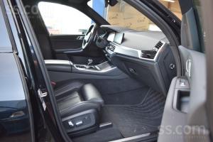 Black BMW X5 2022 in Riga, with an engine capacity of 3.00 L and mileage of 192 thousand km for 35900 €, photo 15 on AUTOMOTO.COM.LV