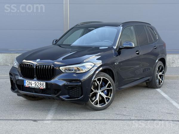 Melns BMW X5 2022 Rīga, ar dzinēja tilpumu 3.00 L un nobraukumu 161 tūkst. km par 46500 €, foto 1 vietnē AUTOMOTO.COM.LV