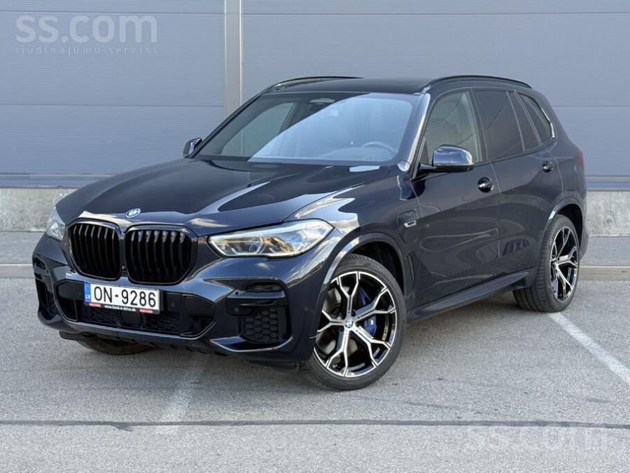 Melns BMW X5 2022 Rīga, ar dzinēja tilpumu 3.00 L un nobraukumu 161 tūkst. km par 46500 €, foto 1 vietnē AUTOMOTO.COM.LV