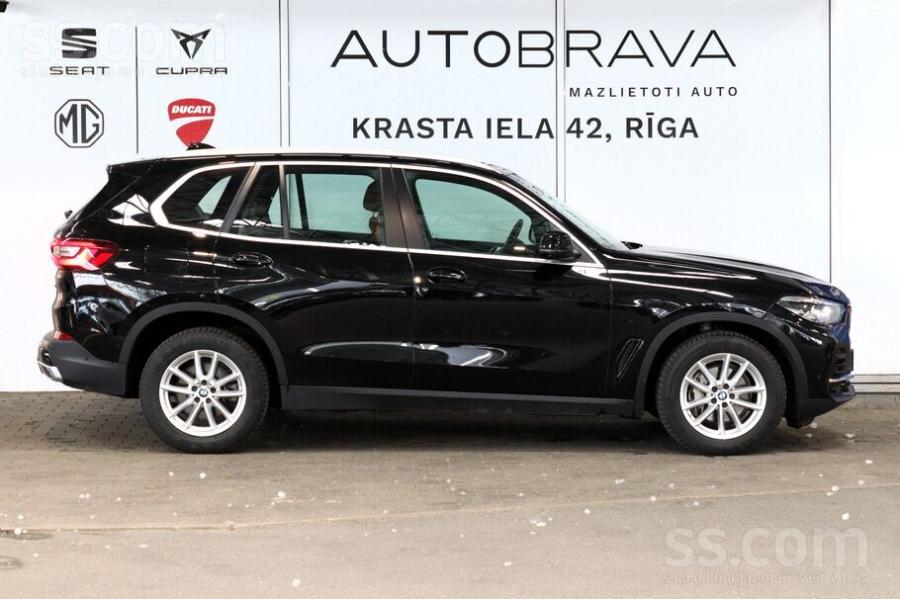 Melns BMW X5 2022 Rīga, ar dzinēja tilpumu 3.00 L un nobraukumu 112 tūkst. km par 45700 €, foto 6 vietnē AUTOMOTO.COM.LV