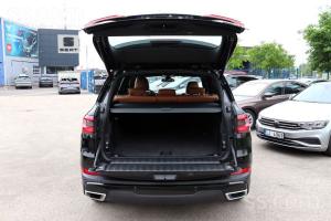 Melns BMW X5 2022 Rīga, ar dzinēja tilpumu 3.00 L un nobraukumu 112 tūkst. km par 45700 €, foto 31 vietnē AUTOMOTO.COM.LV