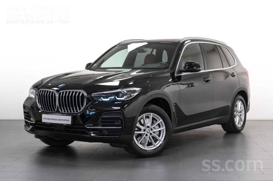 Black BMW X5 2022 in Riga, with an engine capacity of 3.00 L and mileage of 23 thousand km for 46500 €, photo 1 on AUTOMOTO.COM.LV