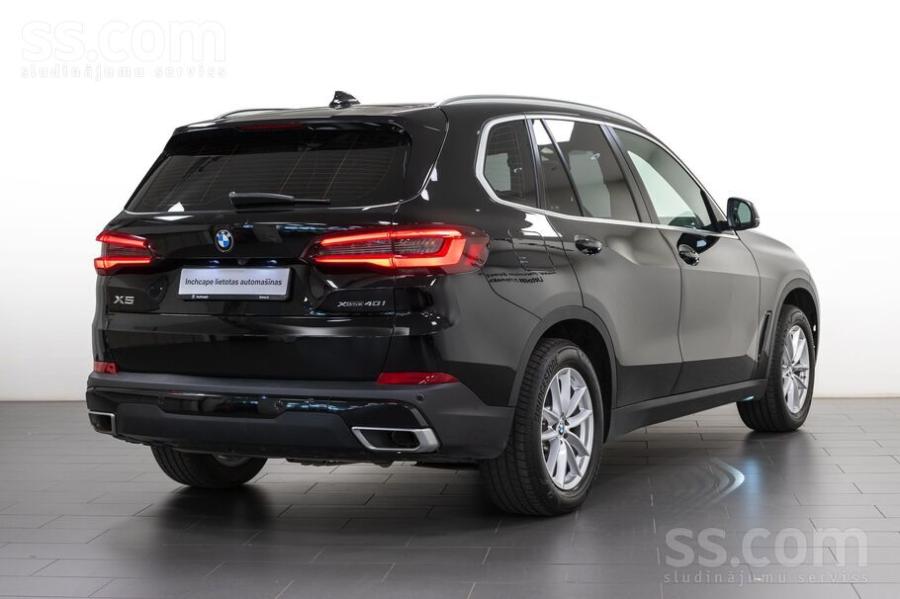 Black BMW X5 2022 in Riga, with an engine capacity of 3.00 L and mileage of 23 thousand km for 46500 €, photo 3 on AUTOMOTO.COM.LV