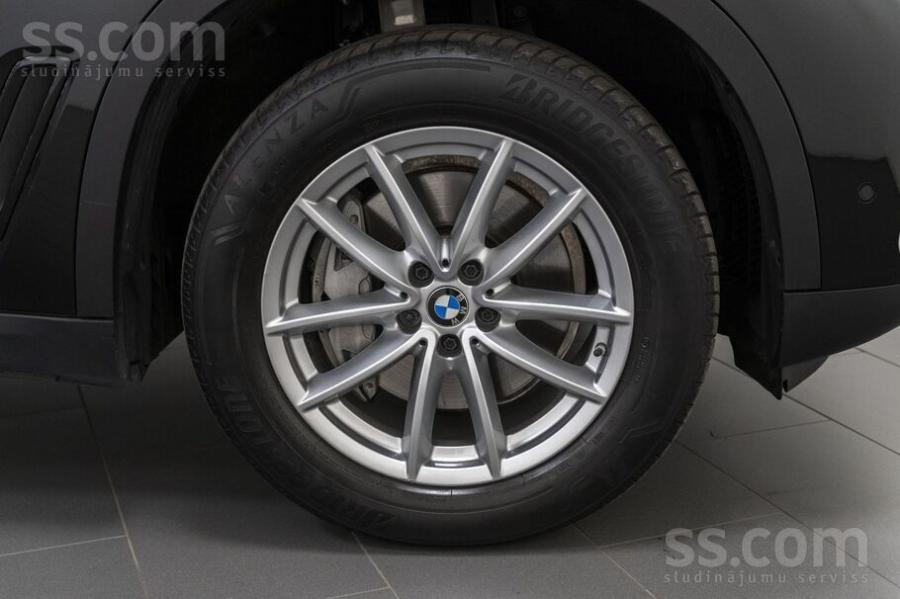 Black BMW X5 2022 in Riga, with an engine capacity of 3.00 L and mileage of 23 thousand km for 46500 €, photo 13 on AUTOMOTO.COM.LV