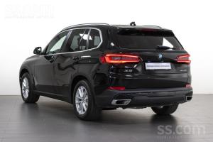Black BMW X5 2022 in Riga, with an engine capacity of 3.00 L and mileage of 23 thousand km for 46500 €, photo 14 on AUTOMOTO.COM.LV
