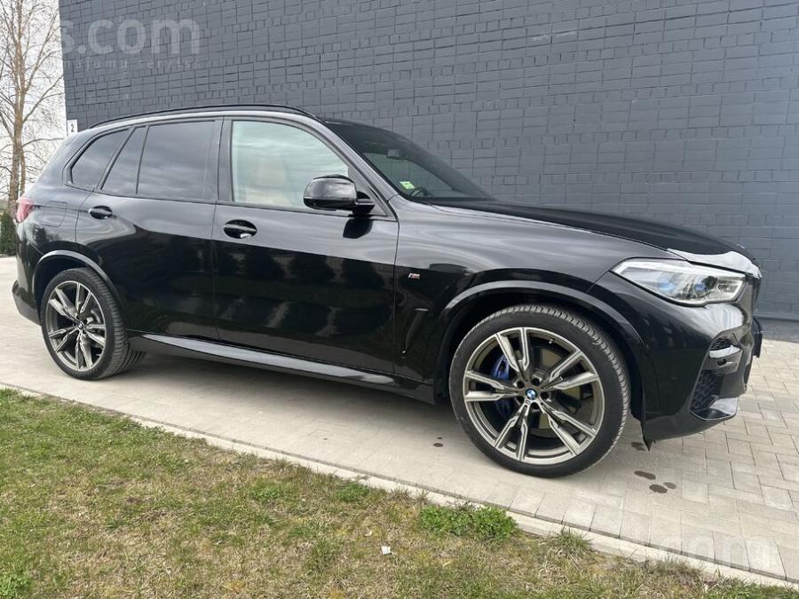Melns BMW X5 2022 Rīga, ar dzinēja tilpumu 3.00 L un nobraukumu 124 tūkst. km par 51200 €, foto 1 vietnē AUTOMOTO.COM.LV