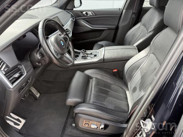 Black BMW X5 2022 in Riga, with an engine capacity of 3.00 L and mileage of 79 thousand km for 52500 €, photo 6 on AUTOMOTO.COM.LV