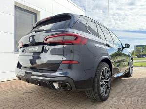 Black BMW X5 2022 in Riga, with an engine capacity of 3.00 L and mileage of 79 thousand km for 49500 €, photo 5 on AUTOMOTO.COM.LV