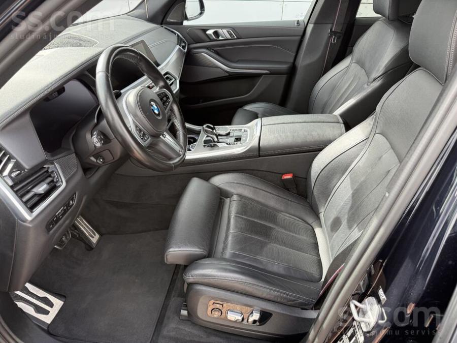 Black BMW X5 2022 in Riga, with an engine capacity of 3.00 L and mileage of 79 thousand km for 49500 €, photo 7 on AUTOMOTO.COM.LV