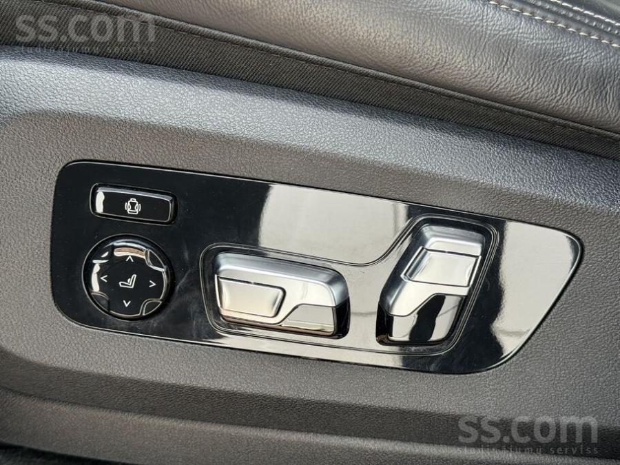 Black BMW X5 2022 in Riga, with an engine capacity of 3.00 L and mileage of 79 thousand km for 49500 €, photo 13 on AUTOMOTO.COM.LV
