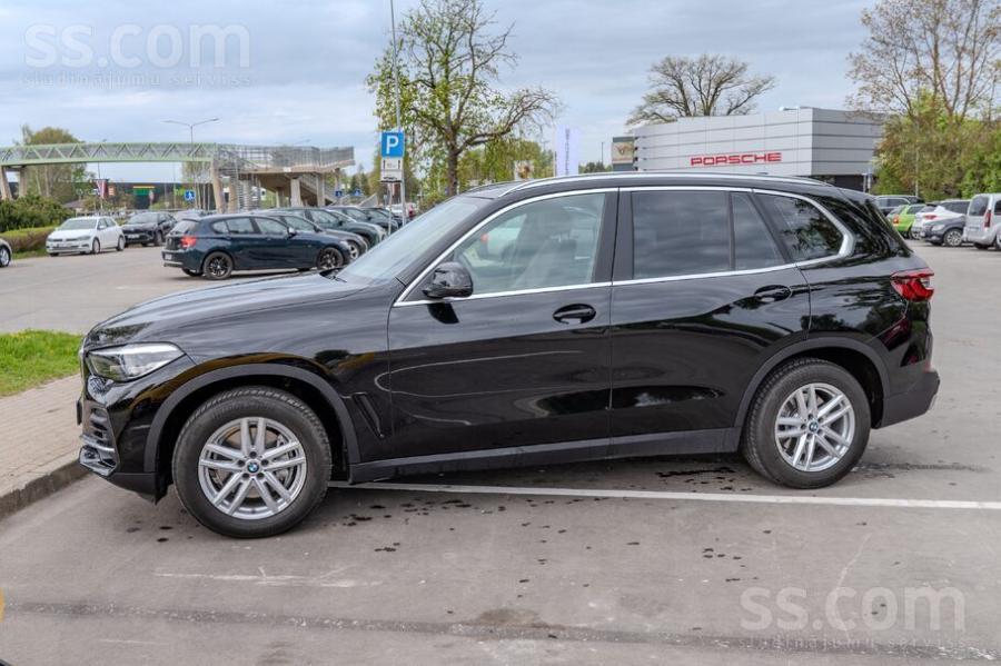 Melns BMW X5 2022 Rīga, ar dzinēja tilpumu 3.00 L un nobraukumu 17 tūkst. km par 55000 €, foto 3 vietnē AUTOMOTO.COM.LV