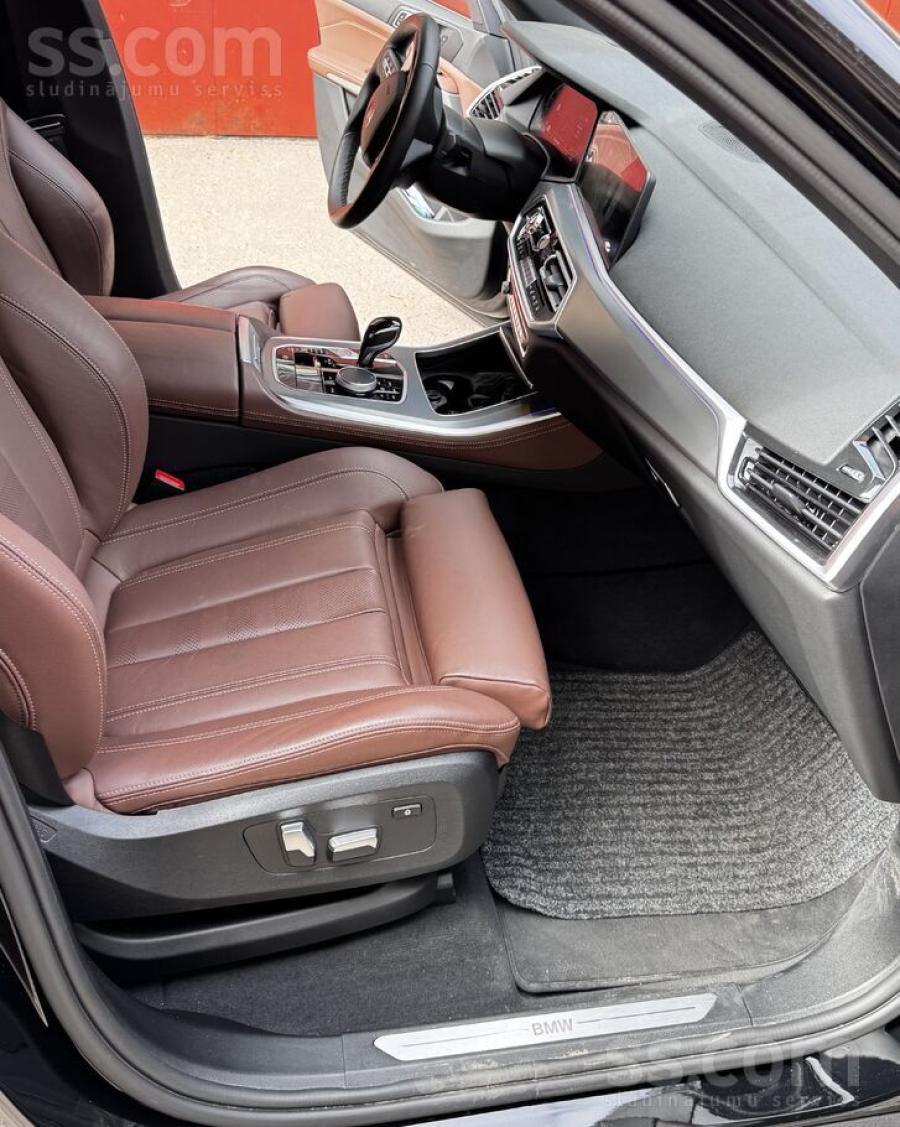 Melns BMW X5 2022 Rīga, ar dzinēja tilpumu 3.00 L un nobraukumu 17 tūkst. km par 55000 €, foto 4 vietnē AUTOMOTO.COM.LV