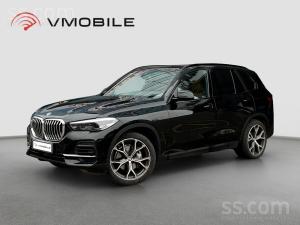 Black BMW X5 2022 in Riga, with an engine capacity of 3.00 L and mileage of 42 thousand km for 49990 €, photo  on AUTOMOTO.COM.LV