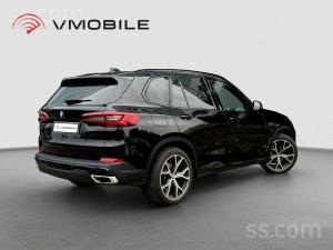 Черный БМВ Х5 2022 в Рига, объемом двигателя 3.00 л и пробегом 42 тыс. км за 49990 €, фото 3 на AUTOMOTO.COM.LV