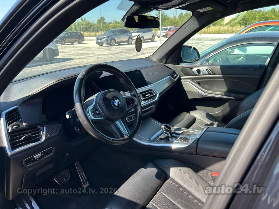 Black BMW X5 2022 in Tallinn, with an engine capacity of 0.00 L and mileage of 157 thousand km for 36900 €, photo 3 on AUTOMOTO.COM.LV