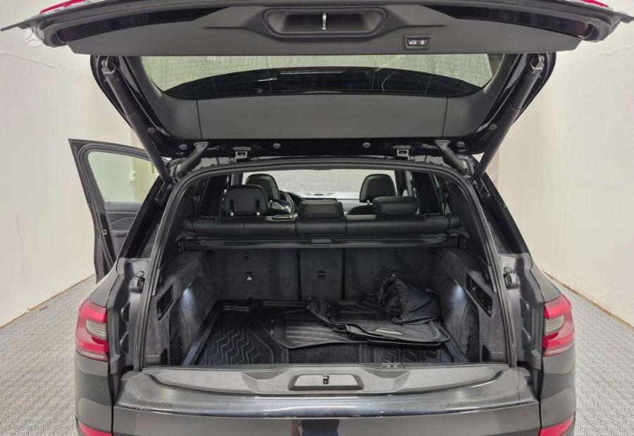Melns BMW X5 2022 Viļņa, ar dzinēja tilpumu 3.00 L un nobraukumu 71 tūkst. km par 67000 €, foto 15 vietnē AUTOMOTO.COM.LV