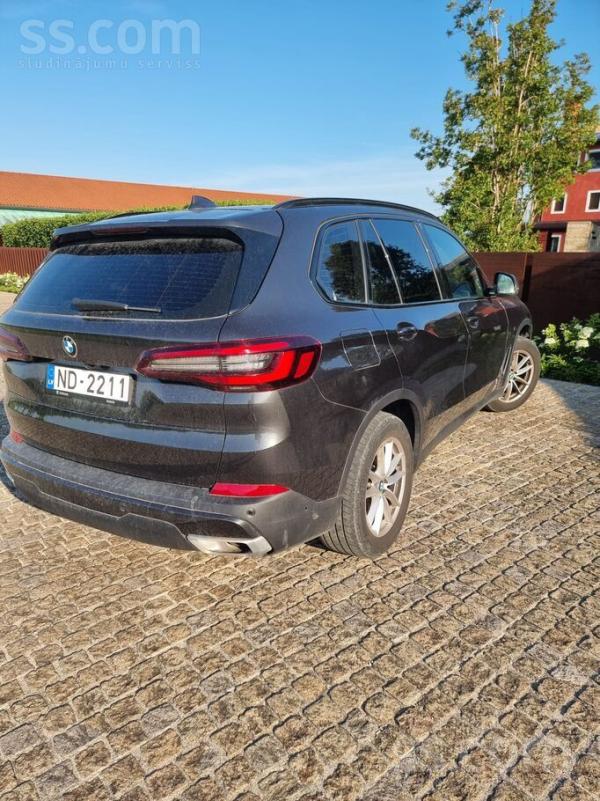 Melns BMW X5 2022 Rīga, ar dzinēja tilpumu 3.00 L un nobraukumu 100 tūkst. km par 44500 €, foto 4 vietnē AUTOMOTO.COM.LV