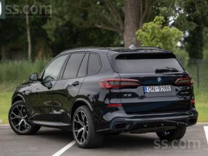 Melns BMW X5 2022 Rīga, ar dzinēja tilpumu 3.00 L un nobraukumu 160 tūkst. km par 45990 €, foto 8 vietnē AUTOMOTO.COM.LV