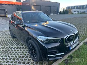 Black BMW X5 2022 in Riga, with an engine capacity of 3.00 L and mileage of 108 thousand km for 43500 €, photo  on AUTOMOTO.COM.LV