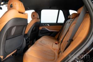 Melns BMW X5 2022 Rīga, ar dzinēja tilpumu 3.00 L un nobraukumu 89 tūkst. km par 43900 €, foto 7 vietnē AUTOMOTO.COM.LV