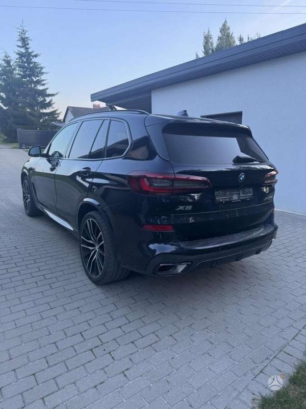 Melns BMW X5 2022 Viļņa, ar dzinēja tilpumu 3.00 L un nobraukumu 65 tūkst. km par 51425 €, foto 6 vietnē AUTOMOTO.COM.LV