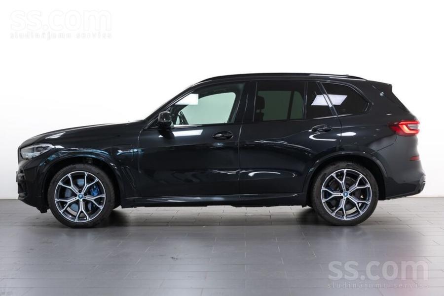Melns BMW X5 2022 Rīga, ar dzinēja tilpumu 3.00 L un nobraukumu 106 tūkst. km par 55500 €, foto 3 vietnē AUTOMOTO.COM.LV