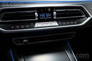 Melns BMW X5 2022 Rīga, ar dzinēja tilpumu 3.00 L un nobraukumu 106 tūkst. km par 55500 €, foto 23 vietnē AUTOMOTO.COM.LV