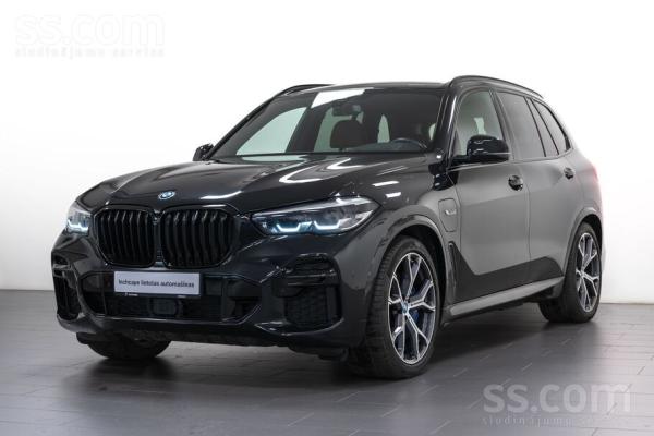 Melns BMW X5 2022 Rīga, ar dzinēja tilpumu 3.00 L un nobraukumu 106 tūkst. km par 55500 €, foto 1 vietnē AUTOMOTO.COM.LV