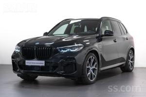 Черный БМВ Х5 2022 в Рига, объемом двигателя 3.00 л и пробегом 106 тыс. км за 55500 €, фото 1 на AUTOMOTO.COM.LV