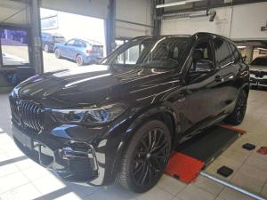 Melns BMW X5 2022 Viļņa, ar dzinēja tilpumu 3.00 L un nobraukumu 151 tūkst. km par 49989 €, foto  vietnē AUTOMOTO.COM.LV