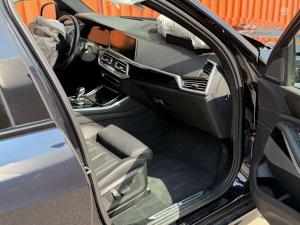 Black BMW X5 2022 in Kaunas, with an engine capacity of 2.99 L and mileage of 61 thousand km for 32750 €, photo 11 on AUTOMOTO.COM.LV