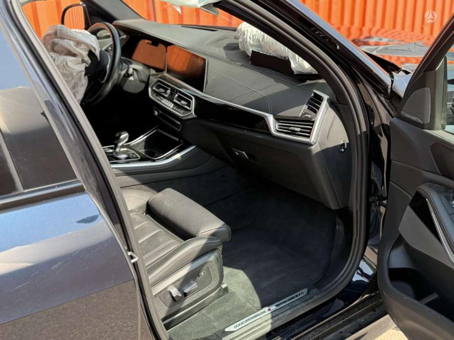 Black BMW X5 2022 in Kaunas, with an engine capacity of 2.99 L and mileage of 61 thousand km for 32750 €, photo 11 on AUTOMOTO.COM.LV