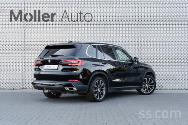 Melns BMW X5 2022 Rīga, ar dzinēja tilpumu 3.00 L un nobraukumu 120 tūkst. km par 39350 €, foto 4 vietnē AUTOMOTO.COM.LV