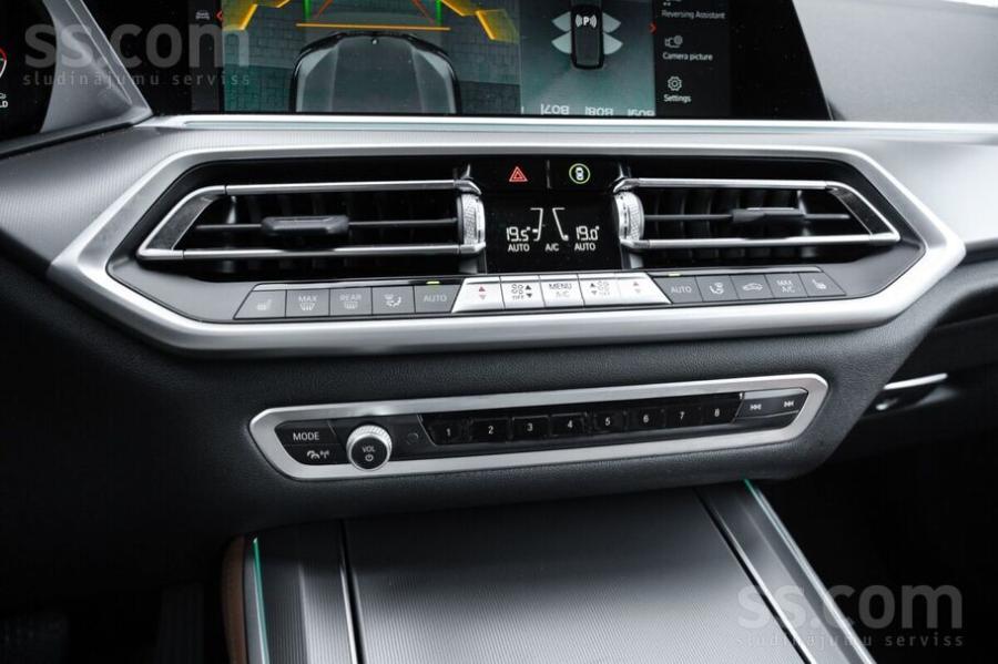 Melns BMW X5 2022 Rīga, ar dzinēja tilpumu 3.00 L un nobraukumu 120 tūkst. km par 39350 €, foto 24 vietnē AUTOMOTO.COM.LV