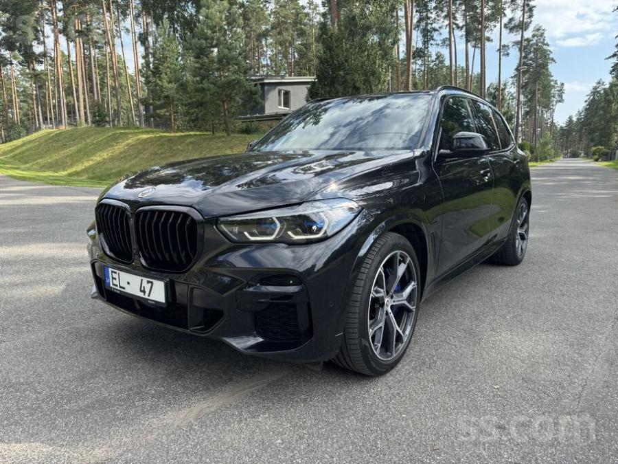 Melns BMW X5 2022 Rīga, ar dzinēja tilpumu 3.00 L un nobraukumu 92 tūkst. km par 54300 €, foto 1 vietnē AUTOMOTO.COM.LV