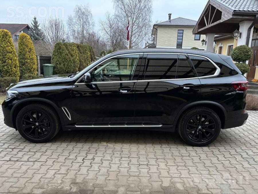 Melns BMW X5 2022 Rīga, ar dzinēja tilpumu 3.00 L un nobraukumu 49 tūkst. km par 50000 €, foto 1 vietnē AUTOMOTO.COM.LV