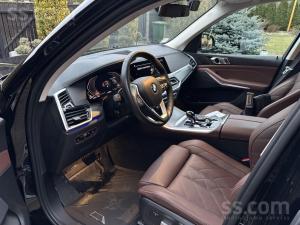 Melns BMW X5 2022 Rīga, ar dzinēja tilpumu 3.00 L un nobraukumu 49 tūkst. km par 50000 €, foto 6 vietnē AUTOMOTO.COM.LV