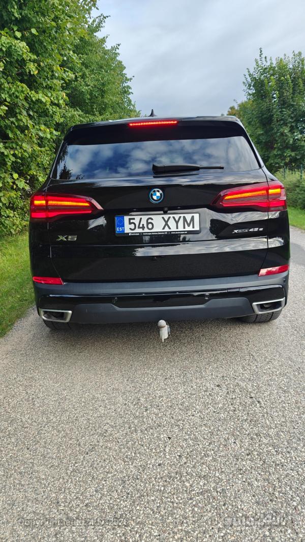 Black BMW X5 2022 in Tallinn, with an engine capacity of 3.00 L and mileage of 131 thousand km for 55900 €, photo 4 on AUTOMOTO.COM.LV
