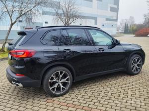 Черный БМВ Х5 2022 в Елгава, объемом двигателя 3.00 л и пробегом 43 тыс. км за 45000 €, фото 4 на AUTOMOTO.COM.LV