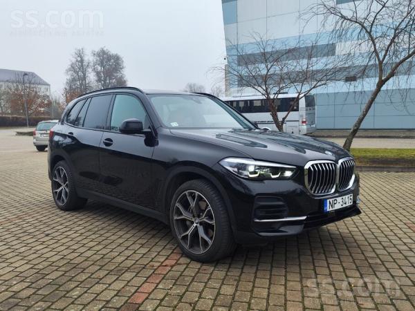 Melns BMW X5 2022 Jelgava, ar dzinēja tilpumu 3.00 L un nobraukumu 43 tūkst. km par 45000 €, foto 4 vietnē AUTOMOTO.COM.LV