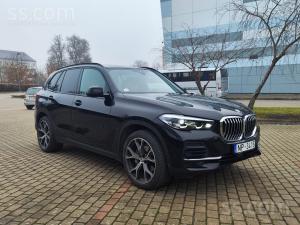 Черный БМВ Х5 2022 в Елгава, объемом двигателя 3.00 л и пробегом 43 тыс. км за 45000 €, фото 5 на AUTOMOTO.COM.LV