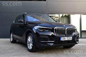 Black BMW X5 2022 in Riga, with an engine capacity of 3.00 L and mileage of 71 thousand km for 45000 €, photo 5 on AUTOMOTO.COM.LV
