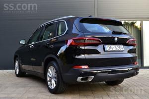 Black BMW X5 2022 in Riga, with an engine capacity of 3.00 L and mileage of 71 thousand km for 45000 €, photo 8 on AUTOMOTO.COM.LV