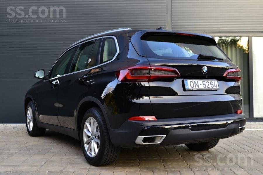 Black BMW X5 2022 in Riga, with an engine capacity of 3.00 L and mileage of 71 thousand km for 45000 €, photo 8 on AUTOMOTO.COM.LV