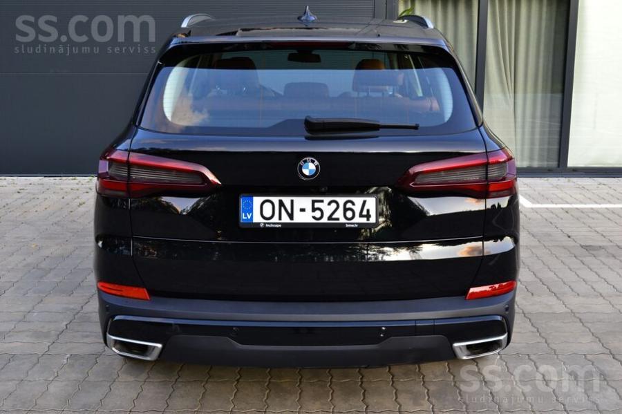 Black BMW X5 2022 in Riga, with an engine capacity of 3.00 L and mileage of 71 thousand km for 45000 €, photo 9 on AUTOMOTO.COM.LV
