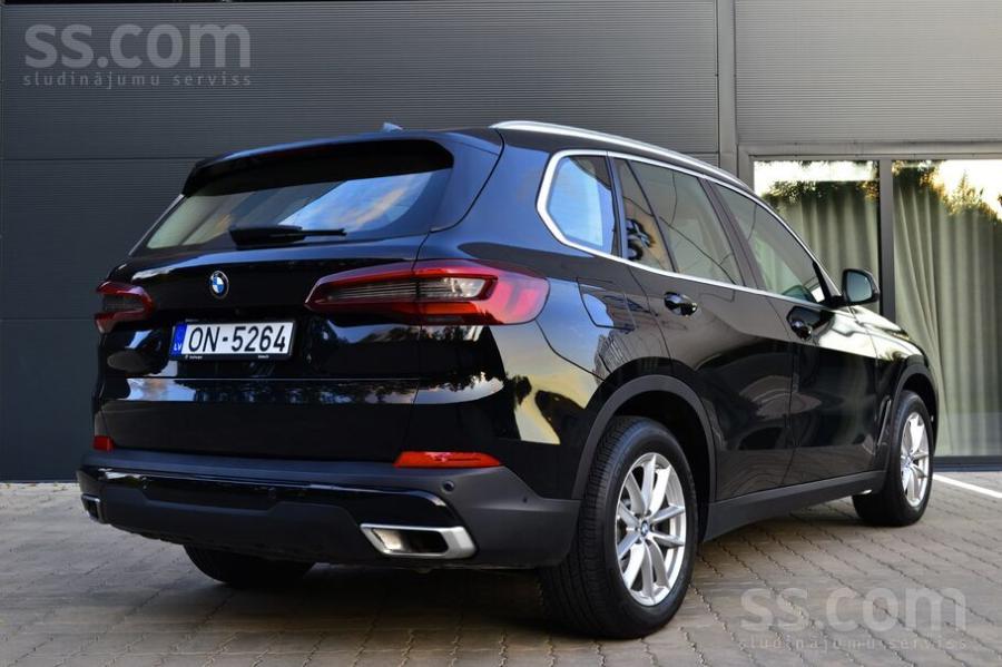 Black BMW X5 2022 in Riga, with an engine capacity of 3.00 L and mileage of 71 thousand km for 45000 €, photo 10 on AUTOMOTO.COM.LV