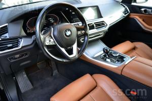 Black BMW X5 2022 in Riga, with an engine capacity of 3.00 L and mileage of 71 thousand km for 45000 €, photo 11 on AUTOMOTO.COM.LV