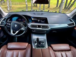 Black BMW X5 2022 in Riga, with an engine capacity of 3.00 L and mileage of 116 thousand km for 36290 €, photo 8 on AUTOMOTO.COM.LV