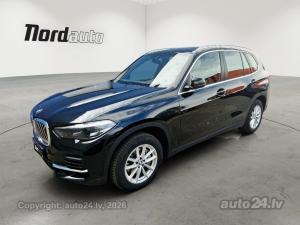 Black BMW X5 2022 in Tallinn, with an engine capacity of 3.00 L and mileage of 112 thousand km for 37900 €, photo  on AUTOMOTO.COM.LV