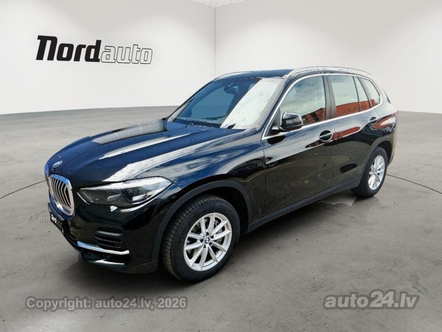 Black BMW X5 2022 in Tallinn, with an engine capacity of 3.00 L and mileage of 112 thousand km for 37900 €, photo 1 on AUTOMOTO.COM.LV